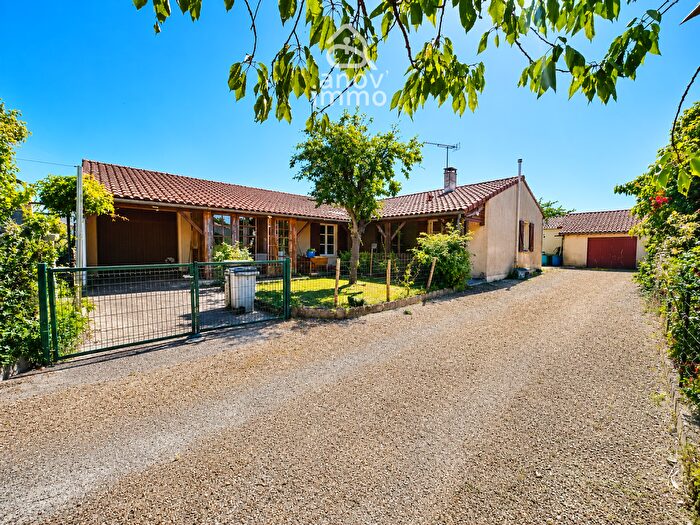 Maison 10 pièces à vendre à Roullet-Saint-Estèphe