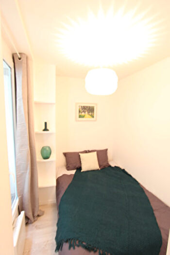 Appartement à louer - Paris e , Grandes Carrières, Clichy - 2 pièces - 1 chambre