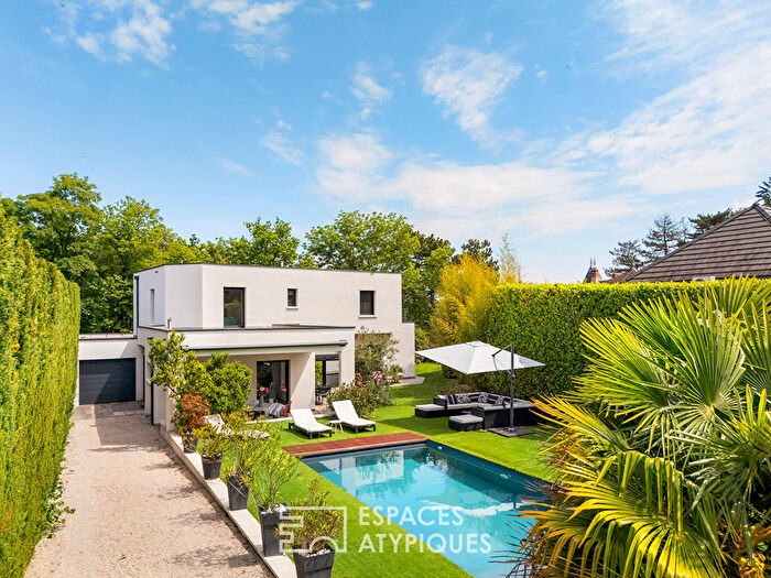 Charbonnières-les-Bains : Maison 8 pièces à vendre