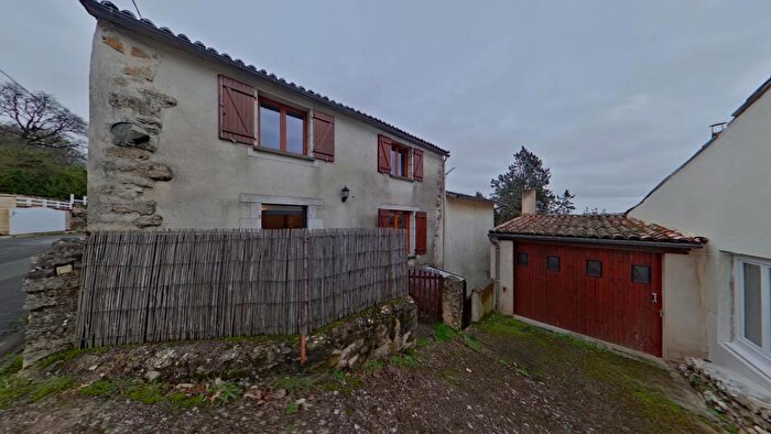 Maison à louer - Iteuil - 2 pièces - 1 chambre