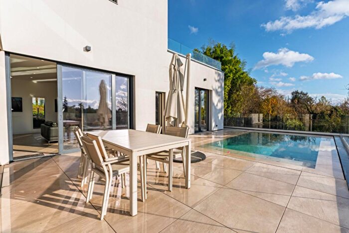Maison à vendre - Saint-Cyr-au-Mont-dOr - 8 pièces - 5 chambres