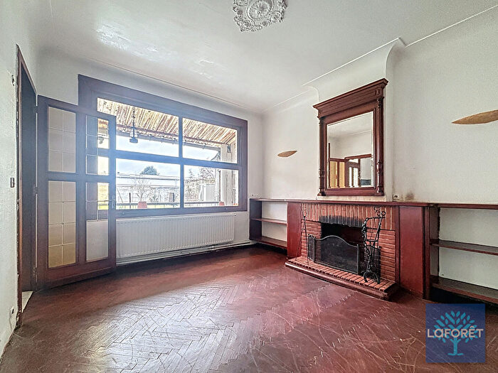 Maison à vendre - Raismes, Centre-ville, Gare - 10 pièces - 5 chambres