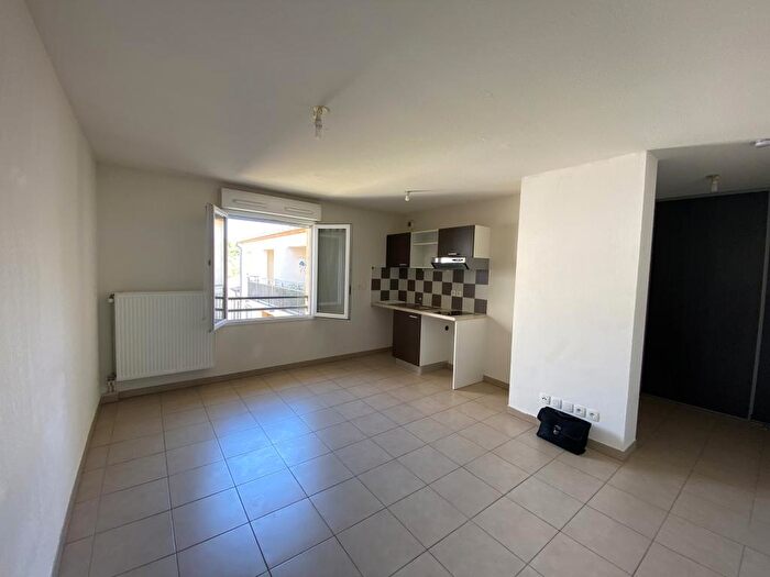 Maisons à vendre et appartements à louer - 1