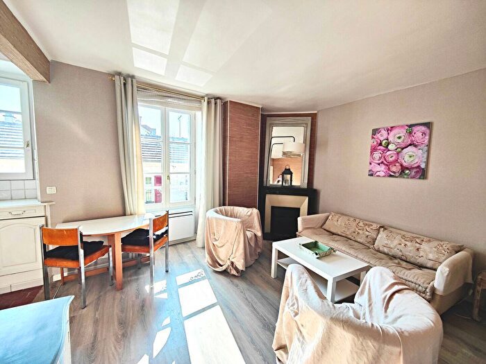 Appartement à louer - Rive de Seine Sud Est, Melun - 2 pièces - 1 chambre