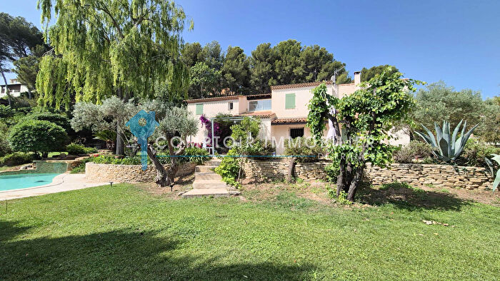 Maison à vendre - Saint-Mitre-les-Remparts - 7 pièces - 5 chambres