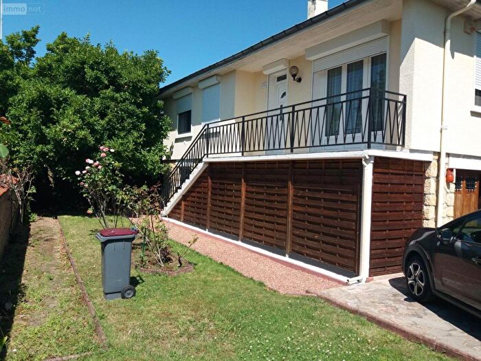 Maison 4 pièces à vendre à Saint-Amand-Montrond