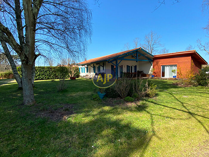 Maison à vendre - Vendays-Montalivet - 6 pièces - 4 chambres