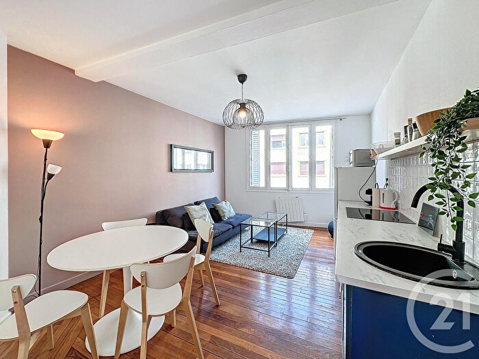 Troyes, Cathédrale : Appartement 4 pièces à louer