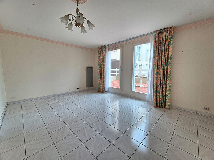 Appartement à vendre - Montigny-le-Bretonneux, La Sourderie Sud - 4 pièces - 3 chambres