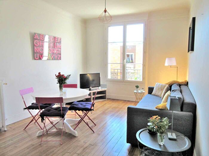 Appartement à louer - Issy-les-Moulineaux - 3 pièces - 2 chambres