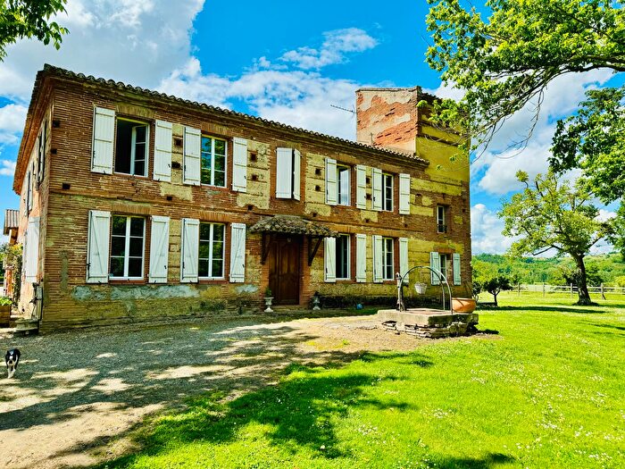 Maison à vendre - Castelsarrasin - 9 pièces - 3 chambres