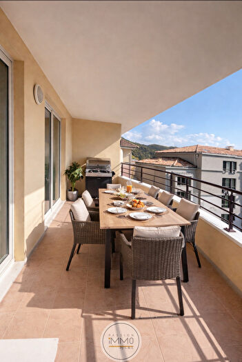 Appartement à vendre - Sisteron - 4 pièces - 3 chambres