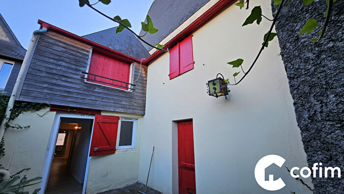 Maison à vendre - Oloron-Sainte-Marie - 5 pièces - 3 chambres