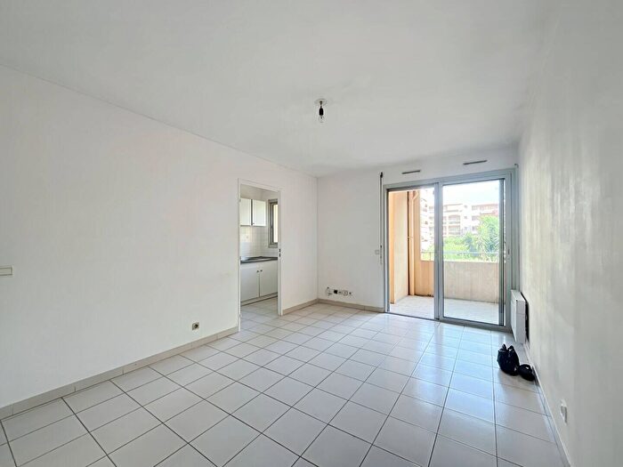 Appartement à louer - Val Fleuri-Les Gros Buaux, Cagnes-sur-Mer - 2 pièces - 1 chambre