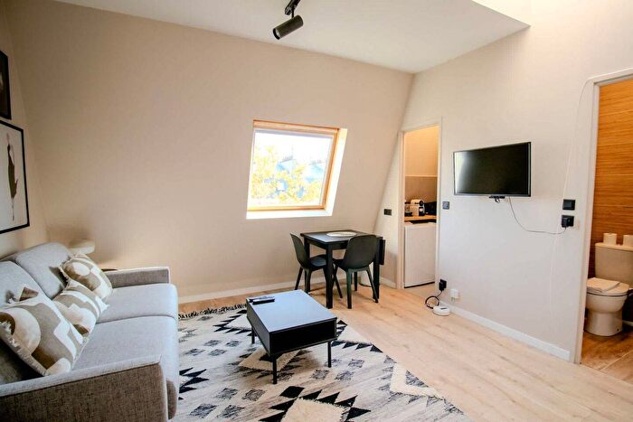 Appartement à louer - Gros Caillou, Paris ème arrondissement - 2 pièces - 1 chambre