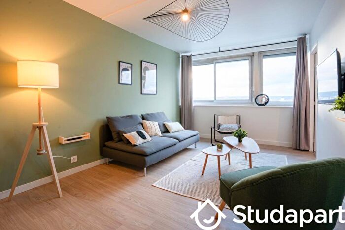 Appartement à louer - Centre Ville-Charles III, Nancy - 1 pièce - 5 chambres