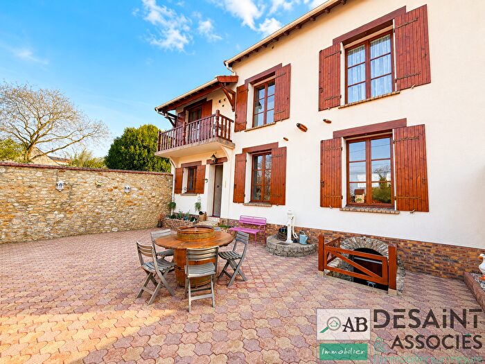 Condé-Sainte-Libiaire - Maison 4 pièces à vendre