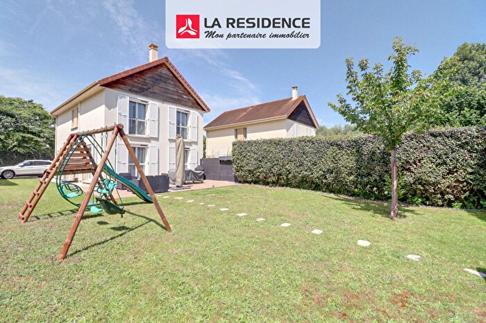 Maison 6 pièces à Ecquevilly, à vendre