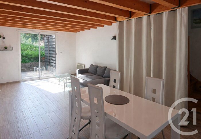 Maison 3 pièces à Saint-Jean-de-Couz, à louer