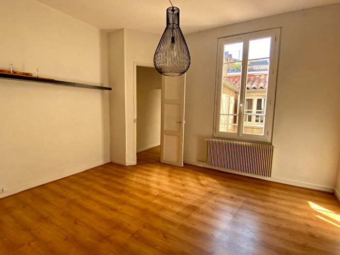 Appartement à louer - Toulouse, Les Carmes-Esquirol - 2 pièces - 1 chambre