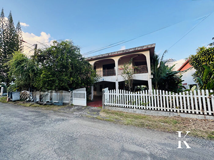 Maison à vendre - Le Lamentin - 6 pièces - 4 chambres