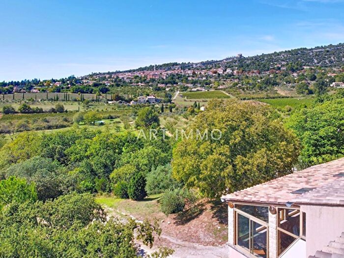 Maison à vendre - Saint-Saturnin-lès-Apt - 7 pièces - 4 chambres