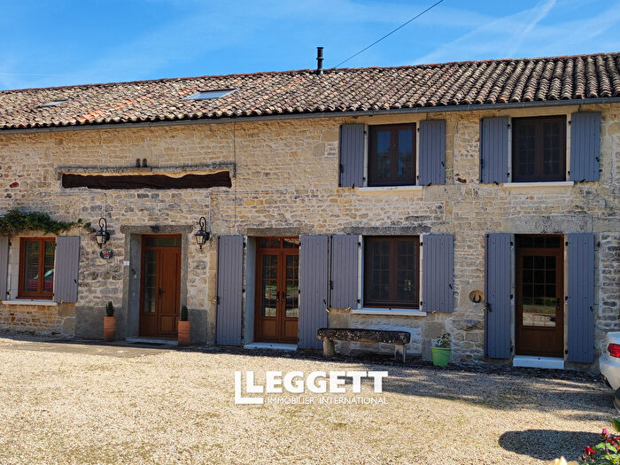 Maison 8 pièces à Lorigné, à vendre