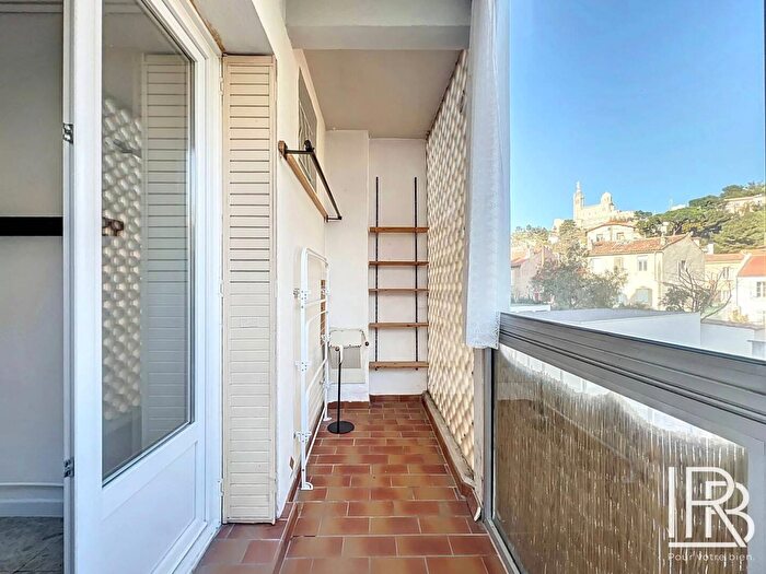 Appartement à louer - Le Roucas Blanc, Marseille ème arrondissement - 2 pièces - 1 chambre