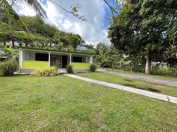 Maison à louer - Les Abymes - 4 pièces - 3 chambres