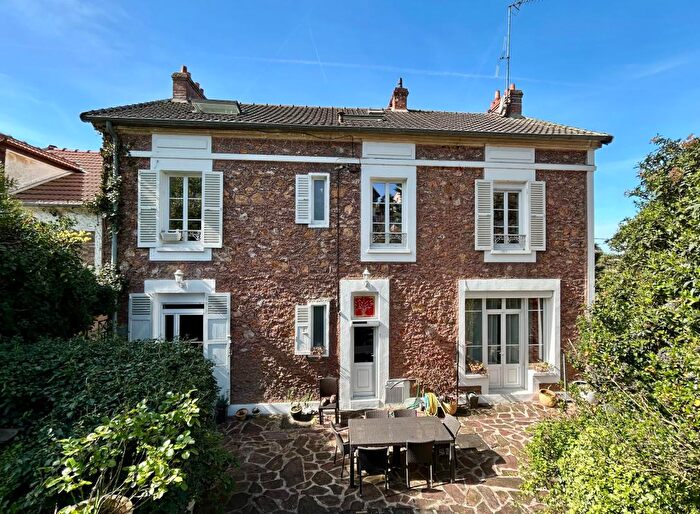 Maison 6 pièces à Saint-Pierre-du-Perray, à vendre