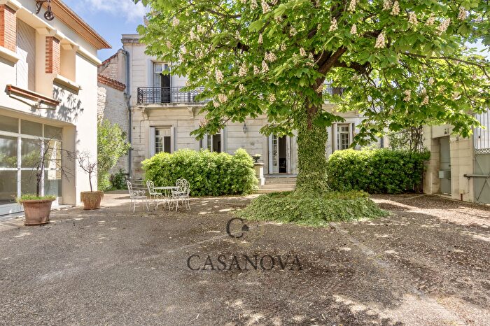 Maison à vendre - Mauguio, Centre-ville - 7 pièces - 5 chambres