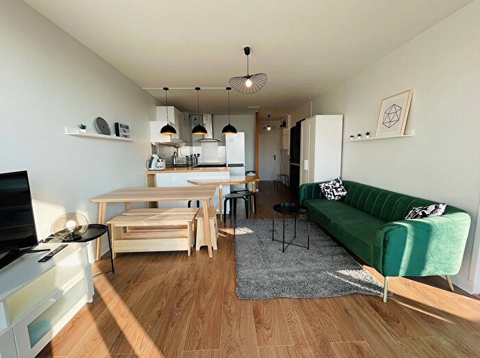 Appartement à louer - Charpennes-Tonkin, Villeurbanne - 4 pièces - 3 chambres