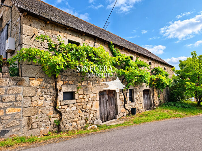 Maison 2 pièces à Sénergues, à vendre
