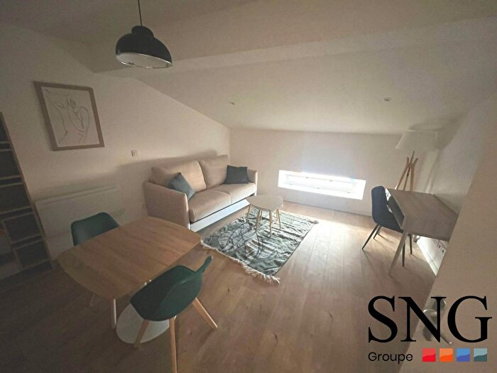 Appartement à louer - Centre Ville, Carmaux - 1 pièce