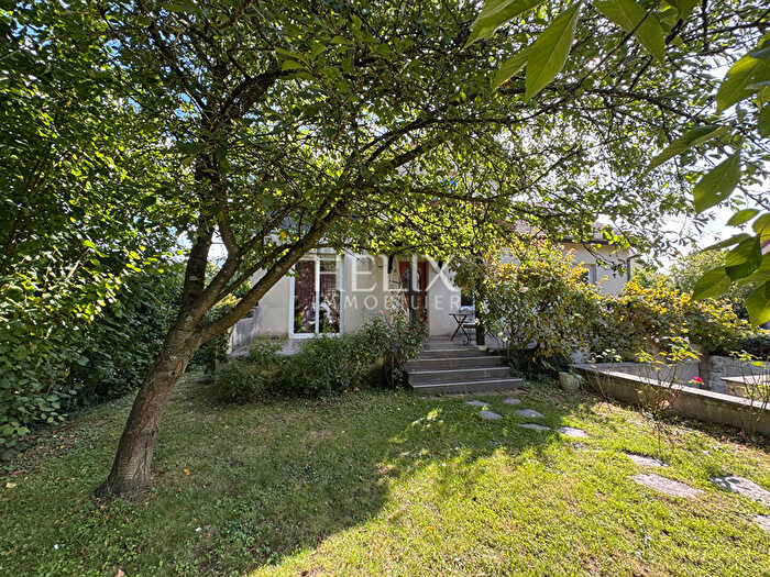 Maison à vendre - Orgeval - 9 pièces - 6 chambres