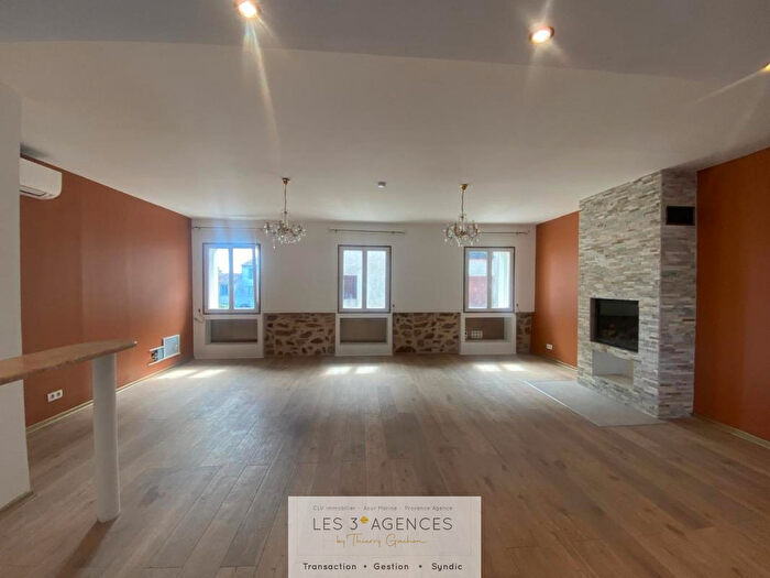 Cogolin, Centre-ville, Subeiran, Pas de Grimaud : Maison 4 pièces à louer