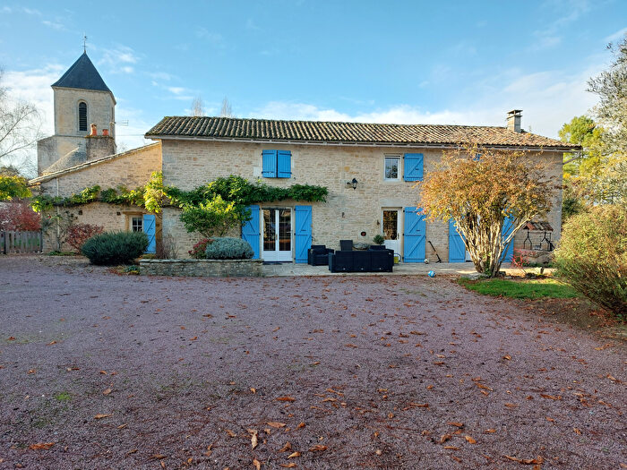 Maison à vendre - Vançais - 4 pièces - 3 chambres