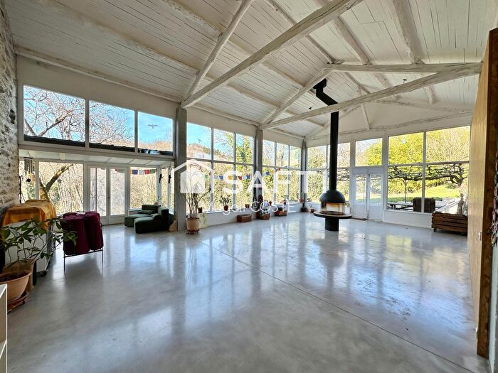 Maison à vendre - Le Masnau-Massuguiès - 12 pièces - 6 chambres