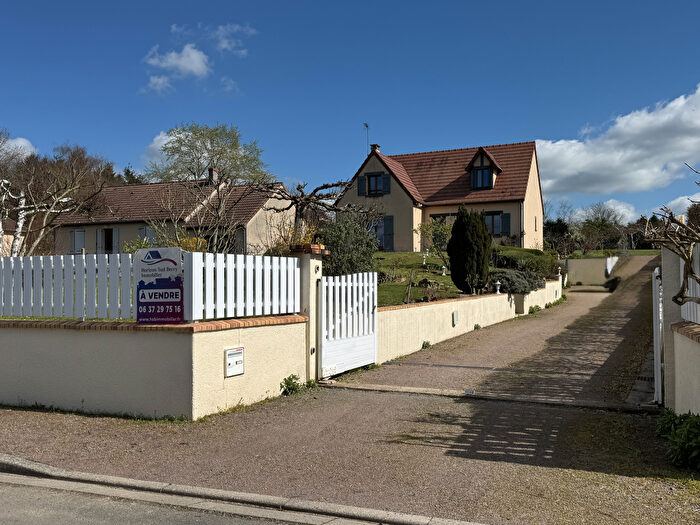Maison à vendre - Châteaumeillant - 6 pièces - 4 chambres
