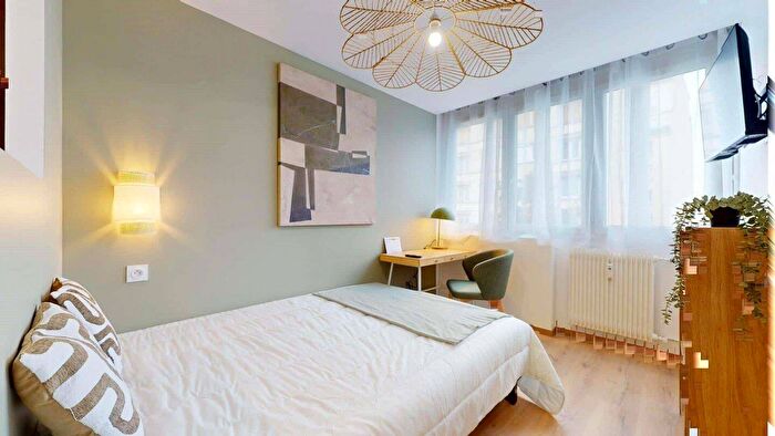 Appartement à louer - Bellevue-Solaure, Saint-Étienne - 1 pièce