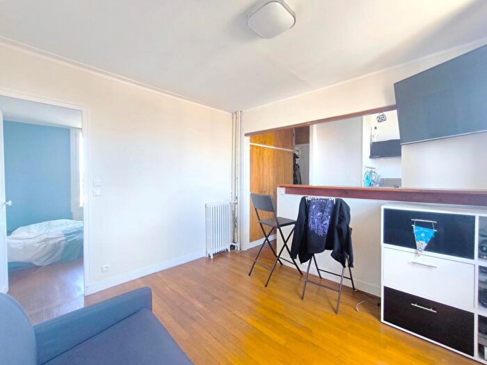 Nanterre, Chemin de l'île : Appartement 2 pièces à vendre