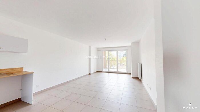 Villefranche-sur-Saône, Nord Est : Appartement 4 pièces à louer