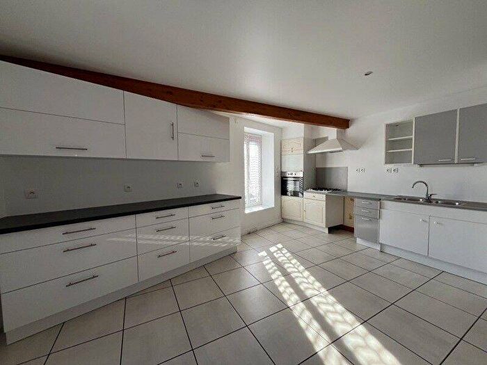 Appartement à louer - Sathonay-Camp - 4 pièces - 3 chambres