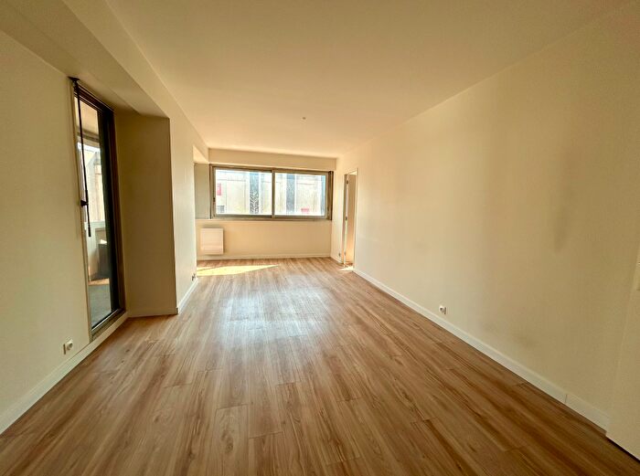 Appartement à louer - Bordeaux, Mériadeck - 2 pièces - 1 chambre