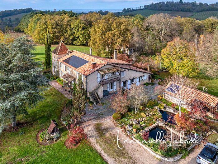 Maison à vendre - Pomport - 9 pièces - 6 chambres