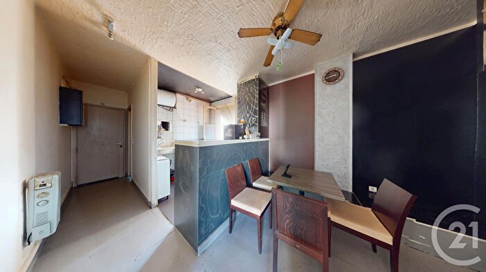 Appartement à vendre - La Courneuve, Centre-ville - 3 pièces - 2 chambres