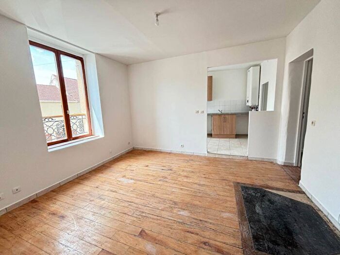 Appartement 3 pièces à louer à Nogent-lArtaud