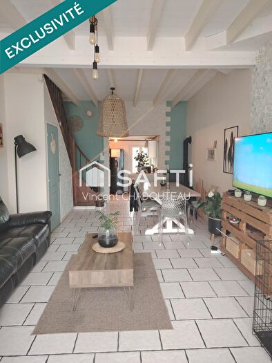 Maison à vendre - Roumazières-Loubert - 4 pièces - 3 chambres