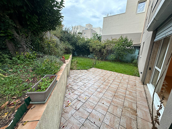 Appartement à vendre - Évry, Les Pyramides - 2 pièces - 1 chambre