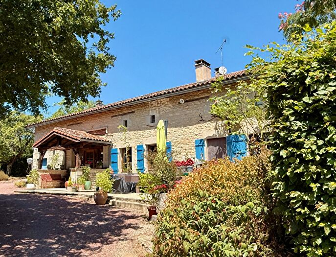 Maison à vendre - Le Bouchage - 8 pièces - 4 chambres